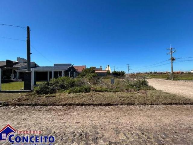 T117 Ótimo terreno com 300 m² de área localizado no Balneário Presidente