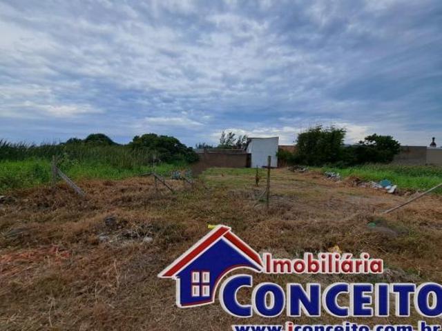 T127 Terreno medindo 300m² localizado a 370 metros do mar