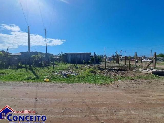 T120 Terreno de esquina em Região de Moradores