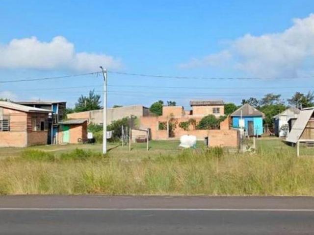 T230 Terreno com área de 300 m² localizado em região de moradores