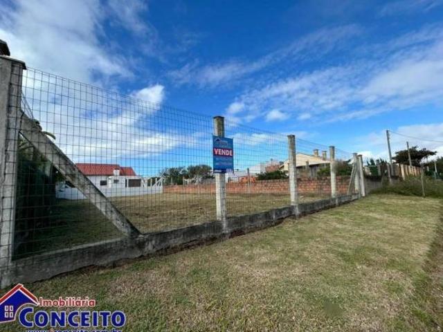 T67 Excelente terreno com 300 m² a apenas 250 m do mar