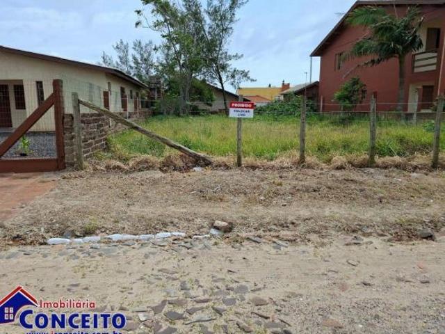 T87 Excelente terreno com área de 300 m² localizado a apenas 200 m do mar