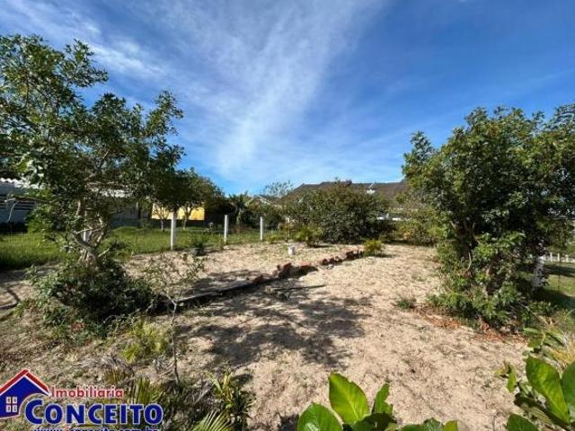 T99 Excelente terreno com área de 300m² no Balneário Presidente