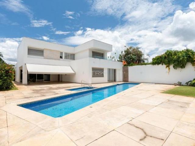 Tão confortável quanto acordar aqui. Tão simples quanto atravessar o jardim
