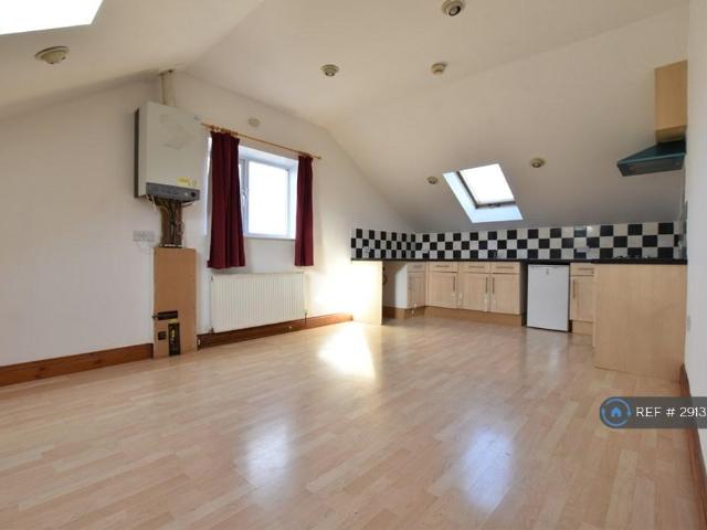 T L House, Luton, LU1 2 bed flat to rent £1,295 pcm £299 pw