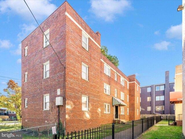 T St Se, Washington, Home For Sale