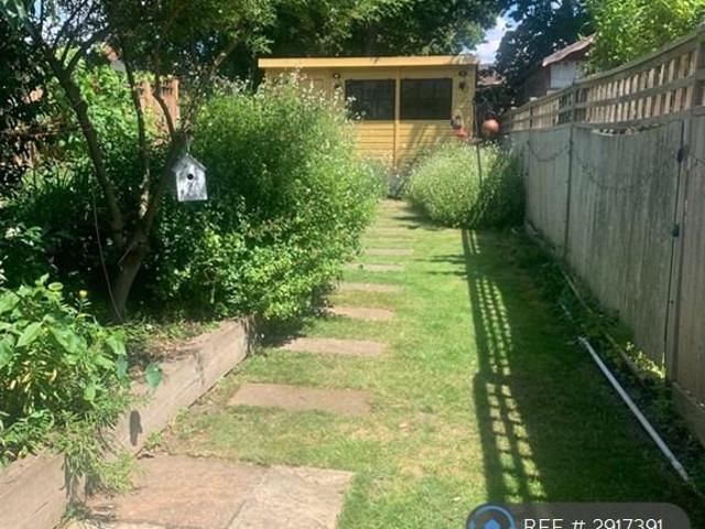Tamworth Lane, Mitcham, CR4 2 bed end of terrace house to rent £1,900 pcm £438 pw