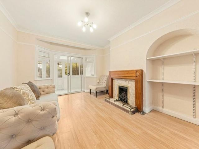 Tamworth Lane, CR4, London