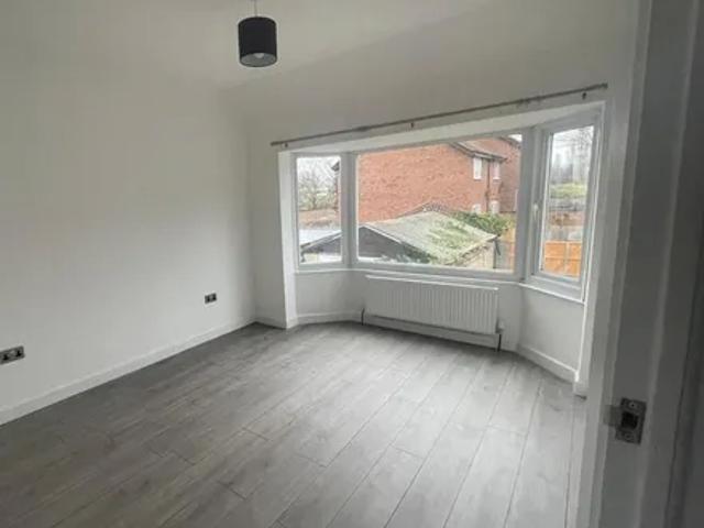 Tamworth Lane, Lonesome, London, CR4 1DH, United Kingdom | 4 bed house for rent #140657509 | Rentberry