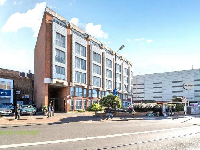 Tamworth Road, Croydon CR0, 2 bed flat to rent, £1,850 pcm | PrimeLocation