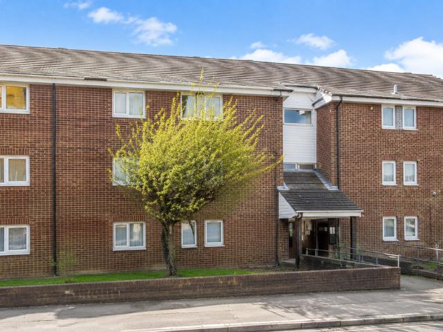 Tamworth Road, Croydon, Surrey CR0, 2 bed flat to rent, £1,550 pcm | PrimeLocation