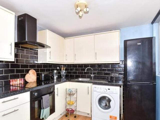 Tamar Square, Woodford Green, 2 Bedroom Flat