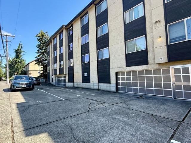 Tamarac Apartments Studio Apartment for Rent at 4733 17th Ave Ne, Seattle, WA 98105 University District