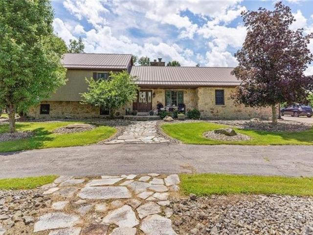 Tamarack Dr, Sharpsville, Farm House For