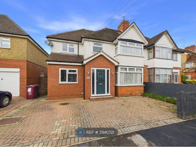 Tamarisk Avenue, Reading RG2, 4 bed semi detached house to rent, £2,500 pcm | PrimeLocation