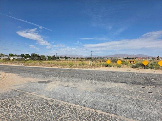 Tamarisk Rd, Victorville, CA 92395