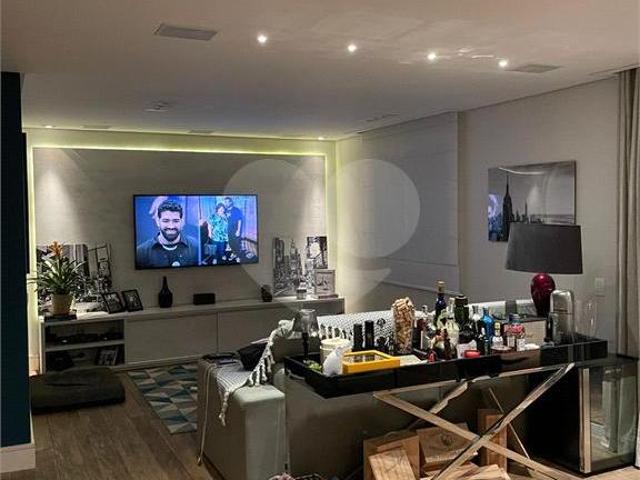 Tamboré, Alphaville Apartamento 202m² com 3 suítes 4 vagas