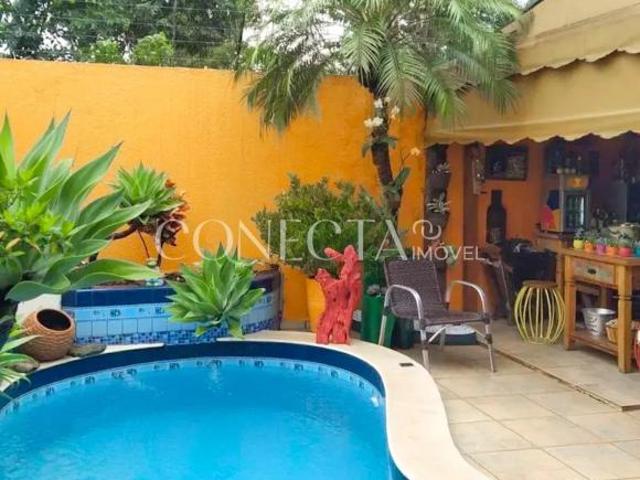 Tamboré 04 Casa com piscina, quintal aconchegante, 3 dormitórios, 2 vagas cobertas 2 descobertas