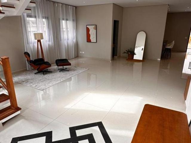 Casa Alto Padrão à Venda