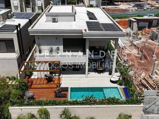 Tamboré 11 com vista livre, totalmente mobiliada e decorada em Alphaville SP