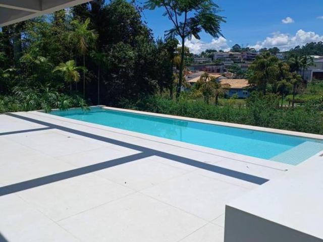 TAMBORÉ 2 CASA MODERNA A VENDA 5 SUÍTES, LINDA VISTA, PRONTA PARA MORAR!