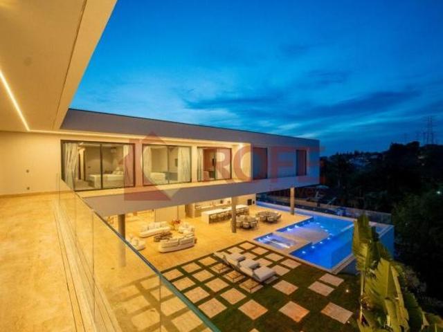 Tamboré 2 Alphaville | 2.385 m² construídos | 6 suítes | Mobiliada