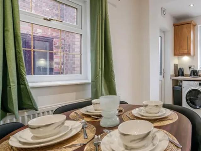 Tameside, M43 7NH, United Kingdom | 4 bed house for rent #165031936 | Rentberry