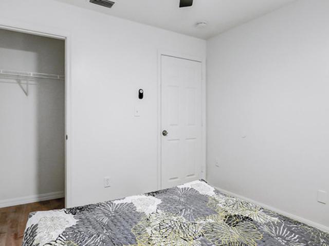 Tampa Apartment with Dining area. Homey & cozy