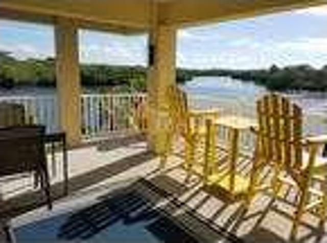 Tampa bay 2 bedroom house with Exceptional Views