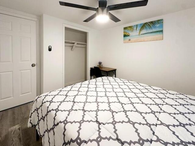 Tampa Duplex / Multiplex with Dining area. Homey & cozy