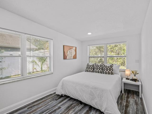 Tampa House with Dining area. Newly renovated & high quality