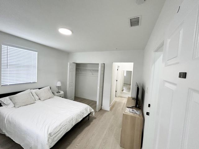 Tampa House with Dining area. Comfortable & newly renovated