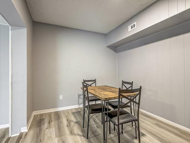 Tampa House with Dining area. Spacious & modern