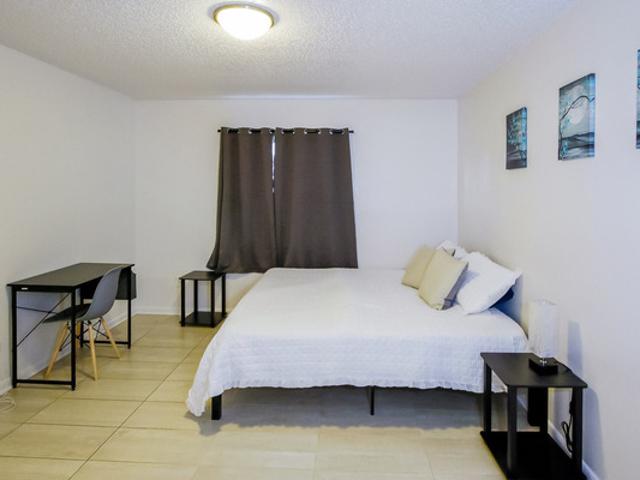 Tampa House with Dining area. Spacious & comfortable