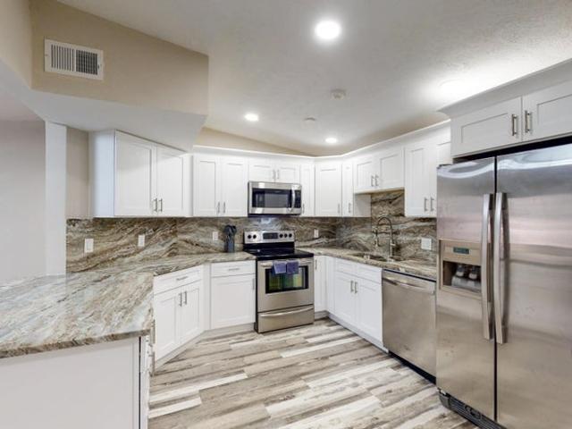 Tampa House with Living room. Beautiful & highqual