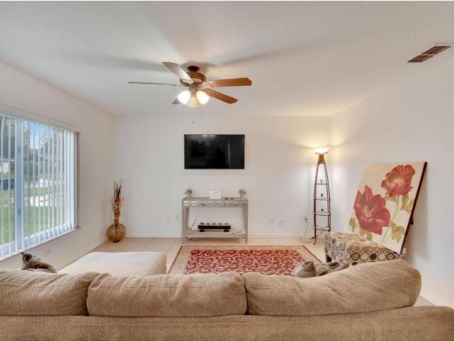 TampaYbor home – Clean, Convenient & BudgetFriendl