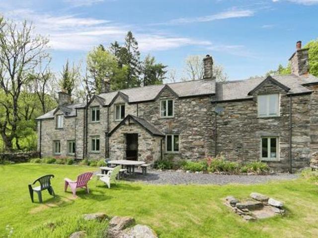 Tanycastell, Dolwyddelan, 6 Bedroom Detached