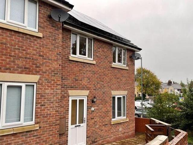 Tan House Yard, Off West Street, 2 Bedroom End