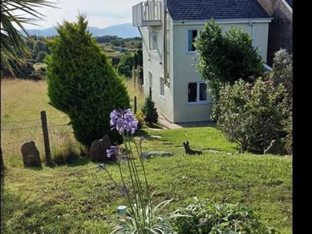 Tan Y Felin, Beaumaris, LL58 3 bed detached house to rent £1,275 pcm £294 pw