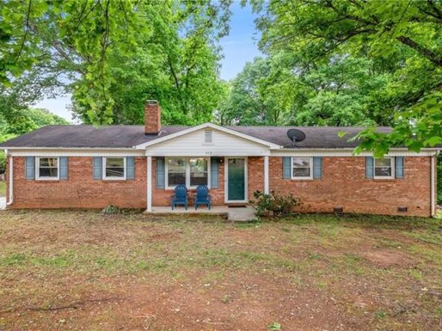 Tanbark Ln, Kernersville, Home For Sale