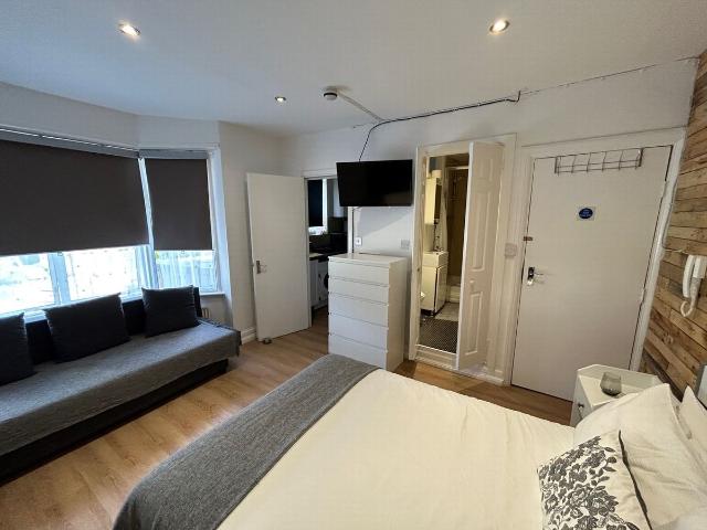 Tanfield Avenue, Neasden NW2, Studio to rent, £1,300 pcm | PrimeLocation