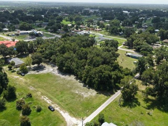 Tangerine St, Bowling Green, FL 33834
