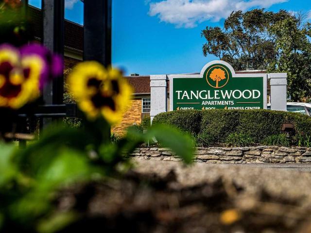 Tanglewood Apartments 1 Bedroom Apartment for Rent at 500 Bermuda Ln, Louisville, KY 40213 Edgewood