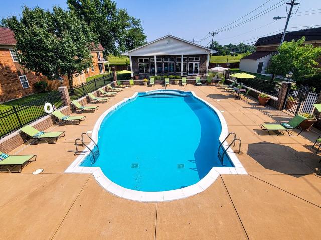 Tanglewood Apartments 2 Bedroom Apartment for Rent at 500 Bermuda Ln, Louisville, KY 40213 Edgewood