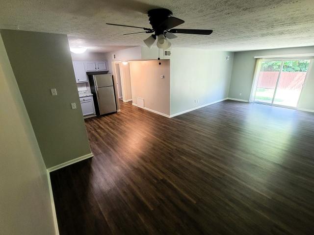 Tanglewood Apartments 2 Bedroom Apartment for Rent at 500 Bermuda Ln, Louisville, KY 40213 Edgewood