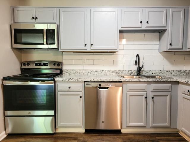 Tanglewood Apartments Studio Apartment for Rent at 500 Bermuda Ln, Louisville, KY 40213 Edgewood