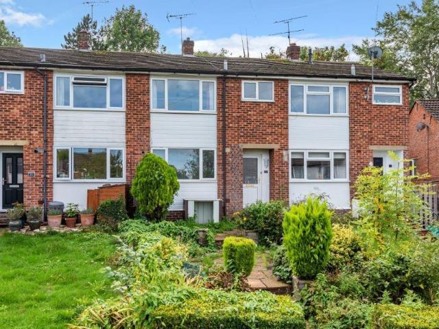 Tanhouse Lane, Wokingham RG41 3 bed terraced house to rent £1,795 pcm £414 pw