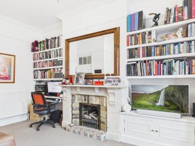 Tankerville Road, Streatham, 2 Bedroom Maisonette