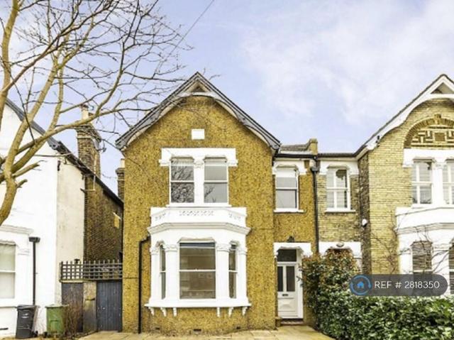 Tankerville Road, Streatham, SW16 4 bed semi detached house to rent £3,500 pcm £808 pw