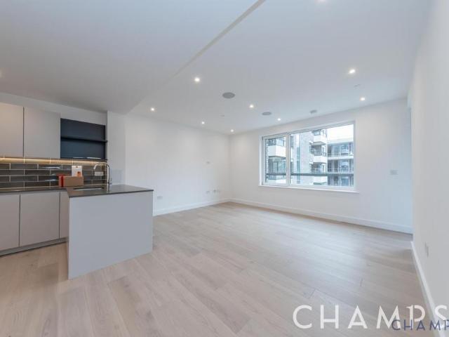 Tannery Way, London Square. 2 bed flat to rent £3,553 pcm £820 pw
